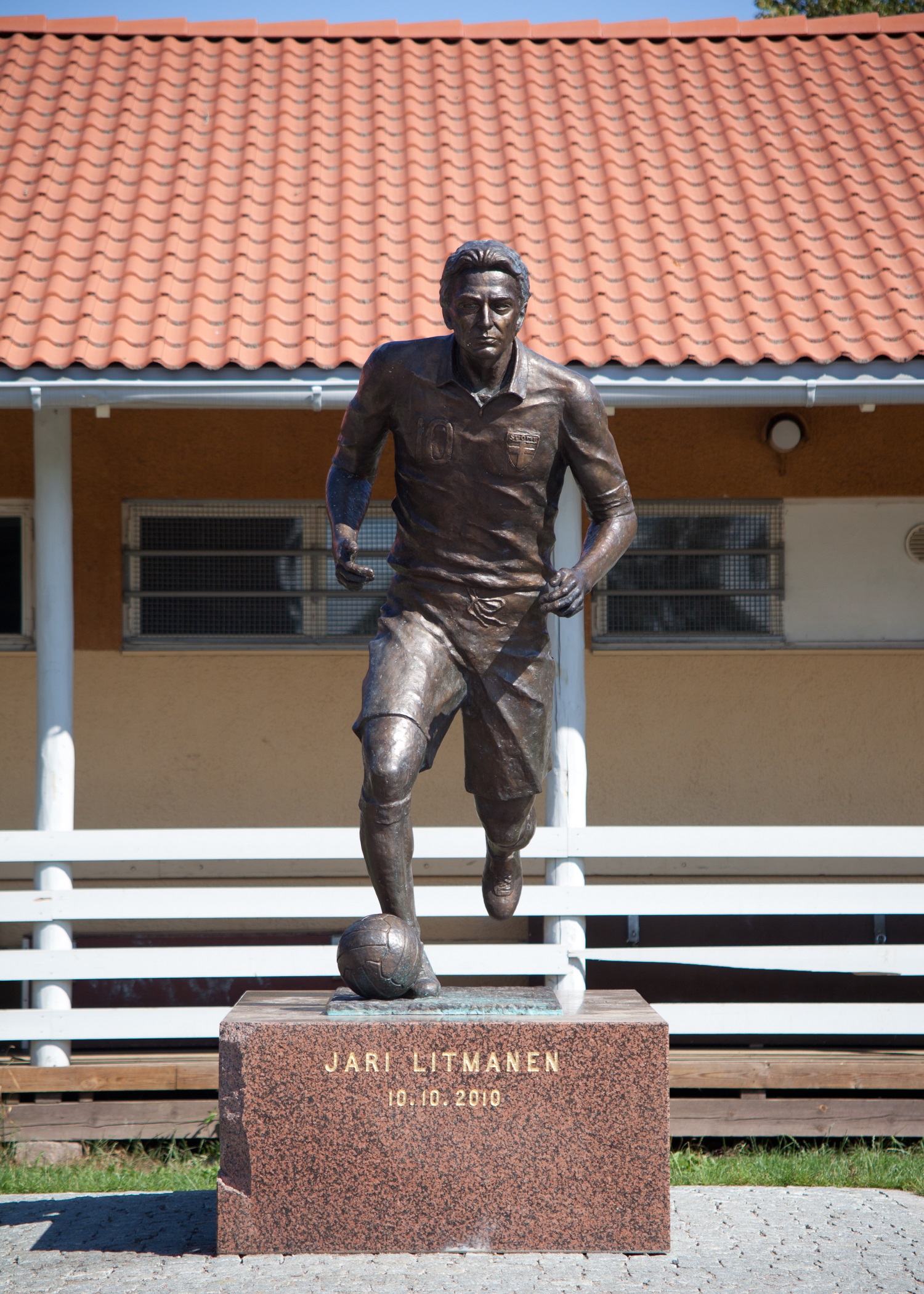 Statue of Jari Litmanen - Malva