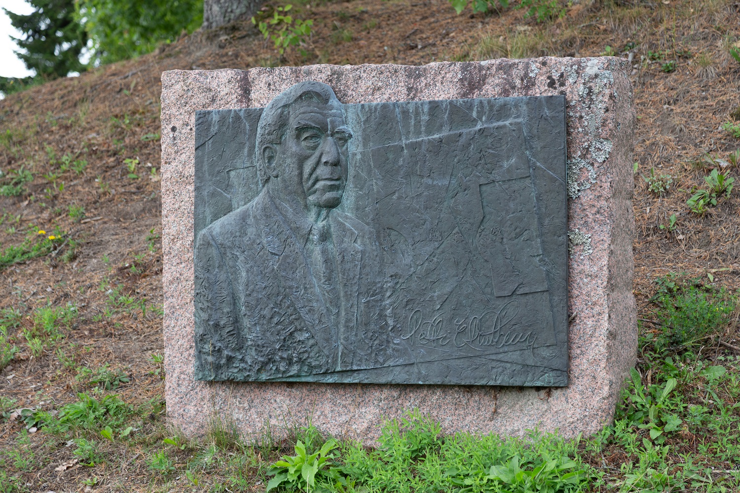 Relief portrait of Pentti E. Rantanen - Malva